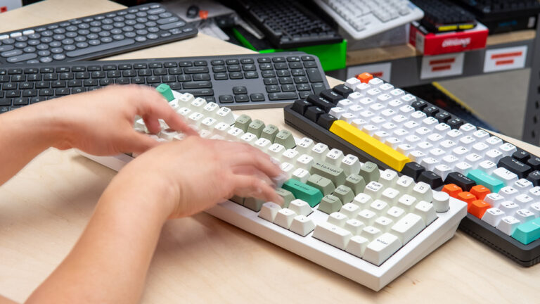 Keyboard Making Noise but not Typing - Gadget Visual